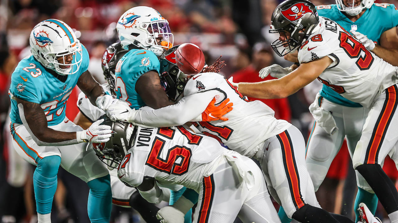 HIGHLIGHTS: Buccaneers Defeated by Miami Dolphins 26-24 in Preseason Week 1