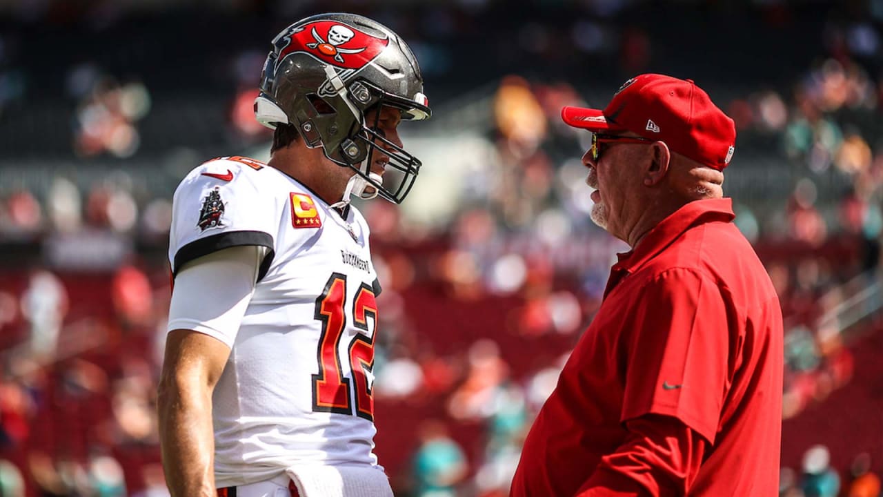 Bucs 2021 Midseason Review Roundtable: Penalties, NFC Division, Defense