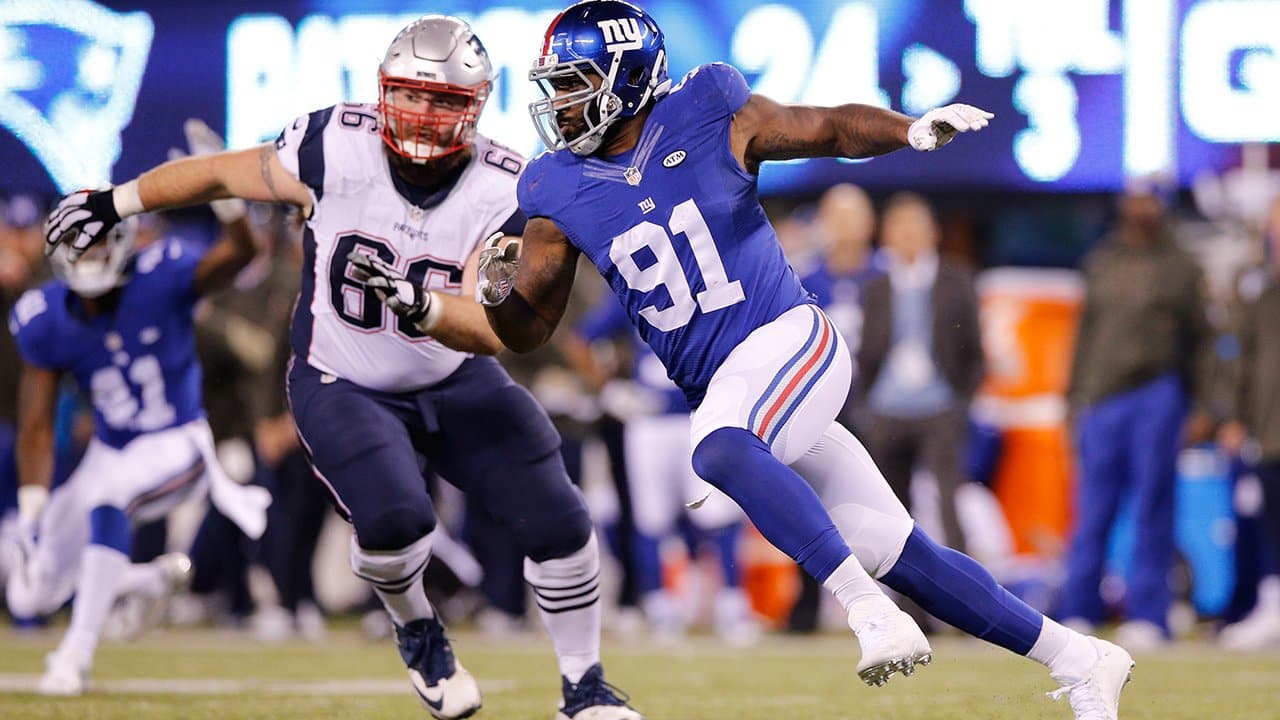 Photos: New Buccaneer Robert Ayers