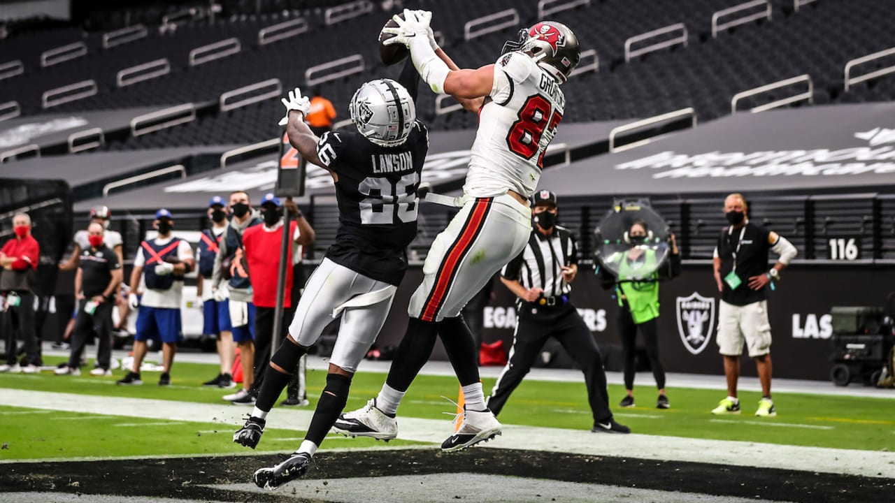 HIGHLIGHT: Tom Brady TD Pass to Gronk vs. Raiders