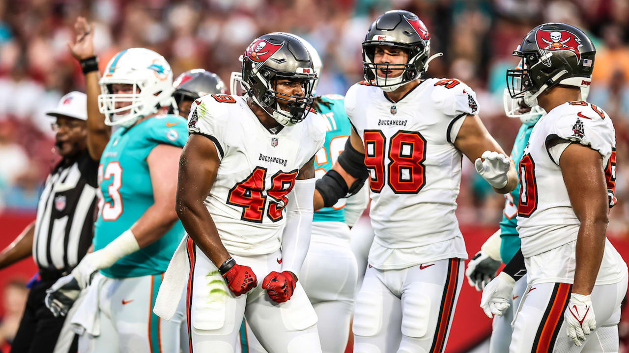 Anthony Nelson, Cam Gill Display Bucs’ Pass-Rush Depth
