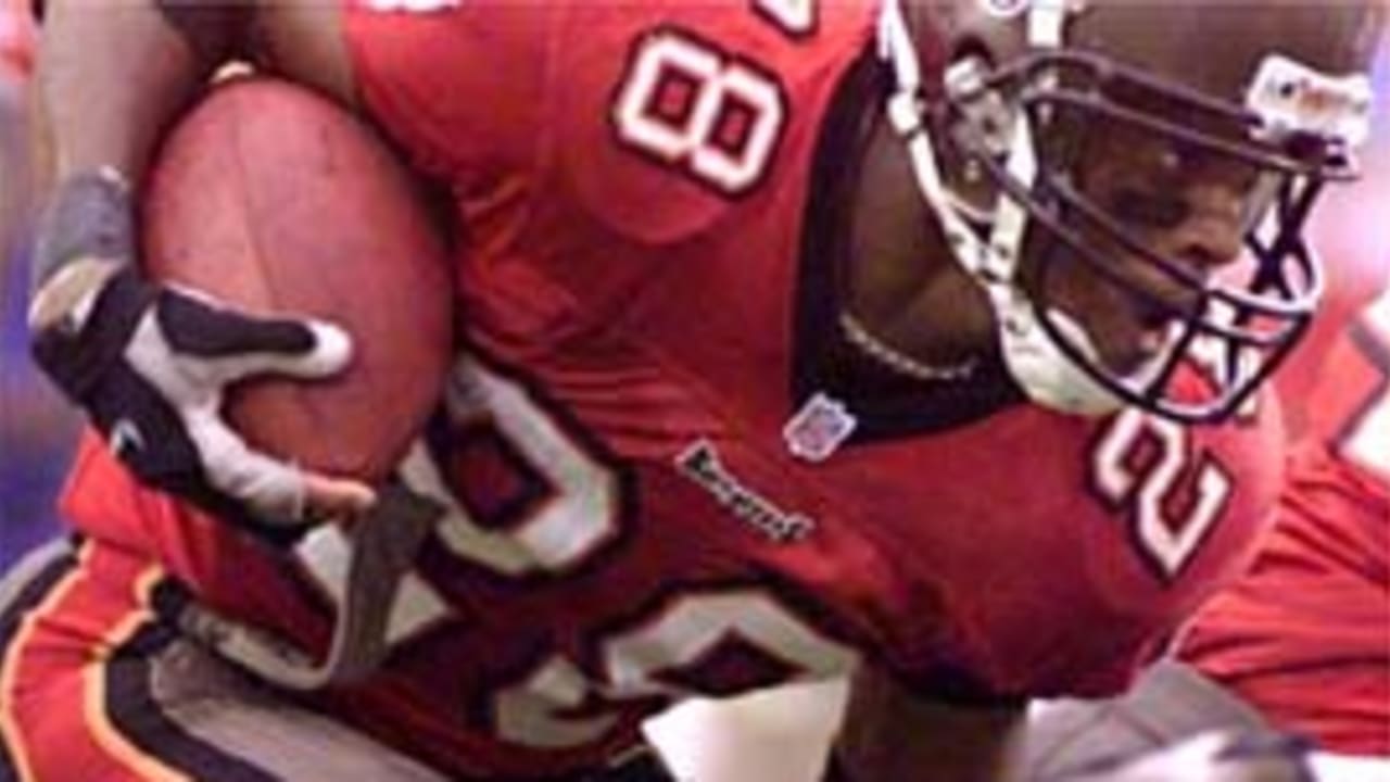 Bills Dunn In by 'Little' Back