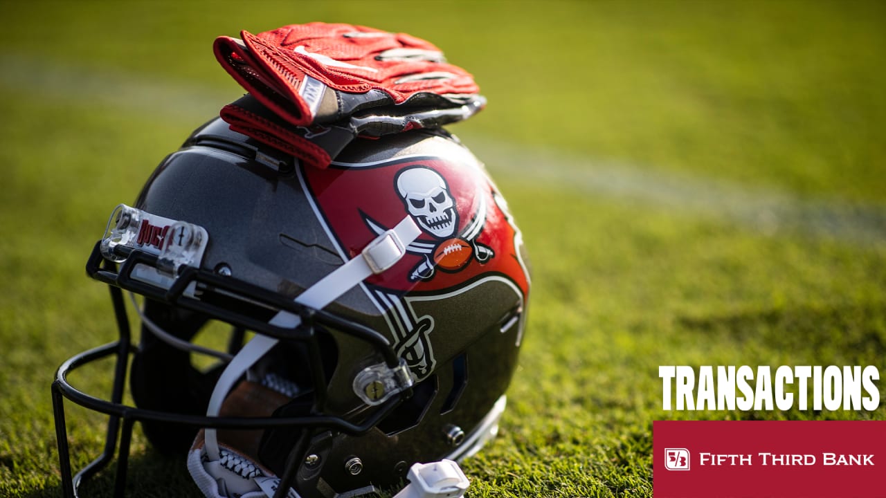 Bucs Sign Tackle Jonathan Hubbard