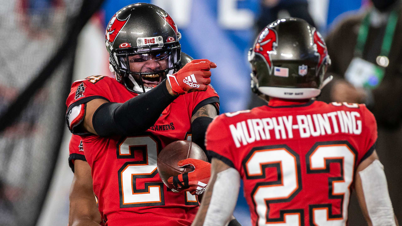 Bucs vs. Giants - Tampa Wins, Moves to 6-2 on Season