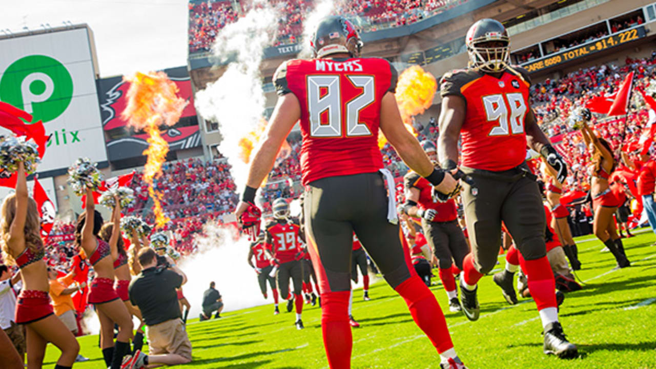 Buccaneers' Tight Ends Prepare to Step Up