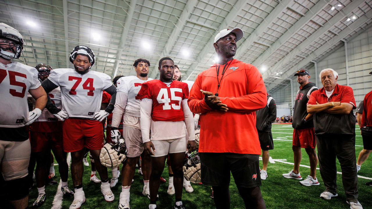 Best Photos from Bucs Training Camp Practice, August 3
