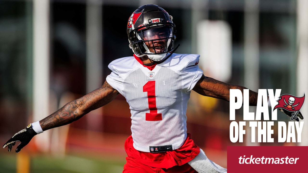 Jaelon Darden Makes One Handed Catch | Play of the Day