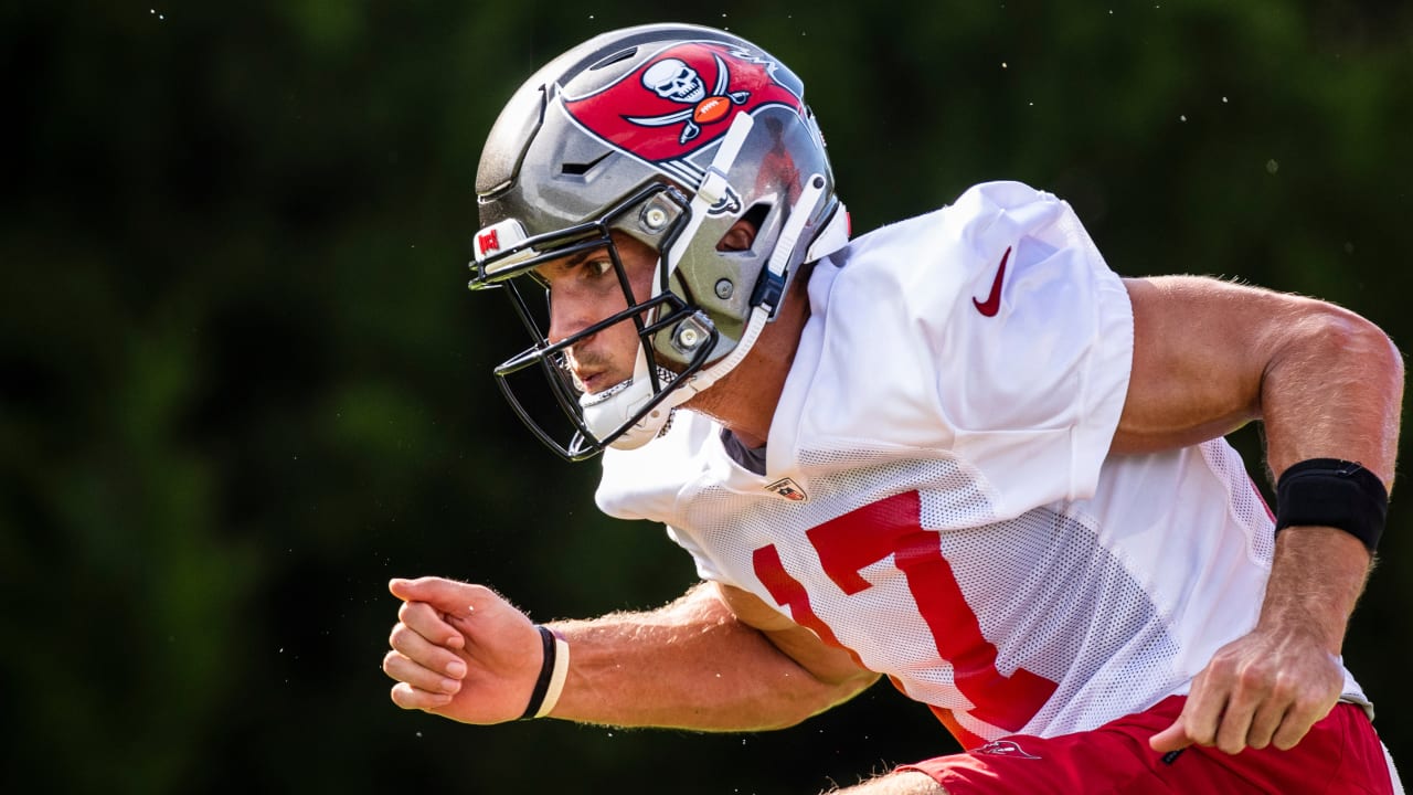 Justin Watson Picks Up Speed in Receiver Competition