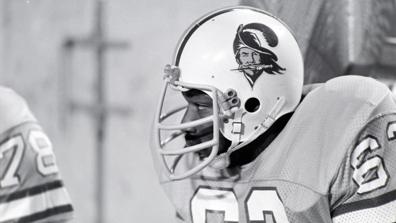 View: Top Defensive Ends of All-Time