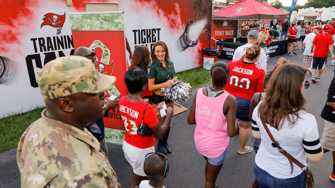 Photos: Military Day at Training Camp