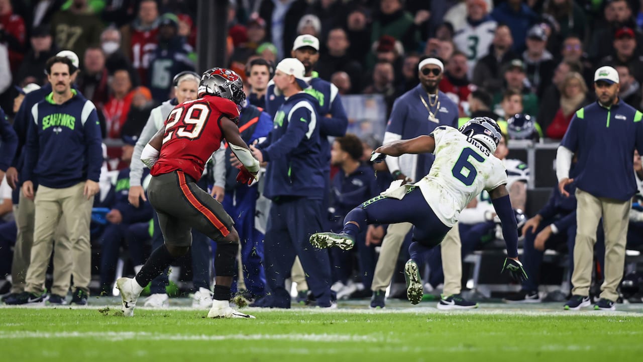 RB Rachaad White Highlights vs. Seattle Seahawks in Munich, Germany