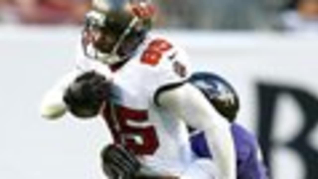 Ogletree Impresses in Buccaneer Debut