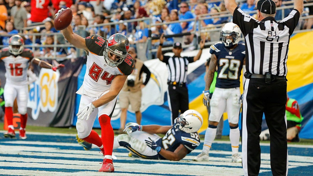 Photos: Best of Cameron Brate vs. Chargers
