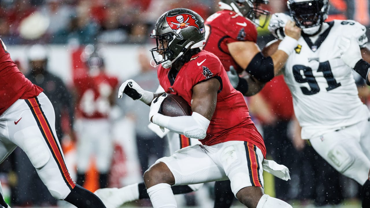 Buccaneers Continue Grind in Run Game, Looking to Break Through