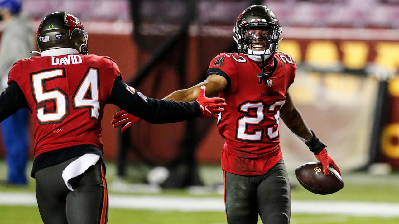 HIGHLIGHT: SMB INT! Cornerback gets big takeaway