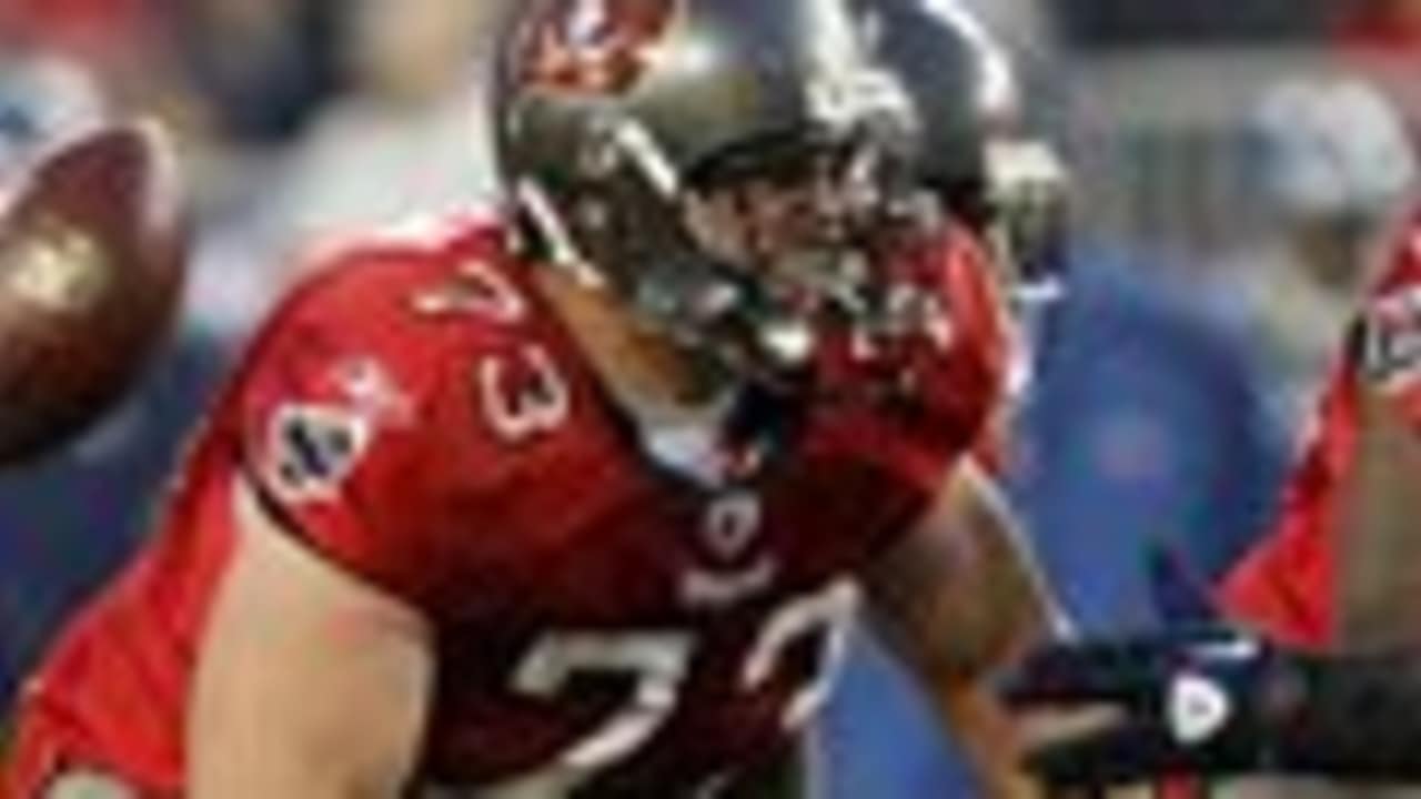 Hardman Returns as Bucs Shore Up O-Line
