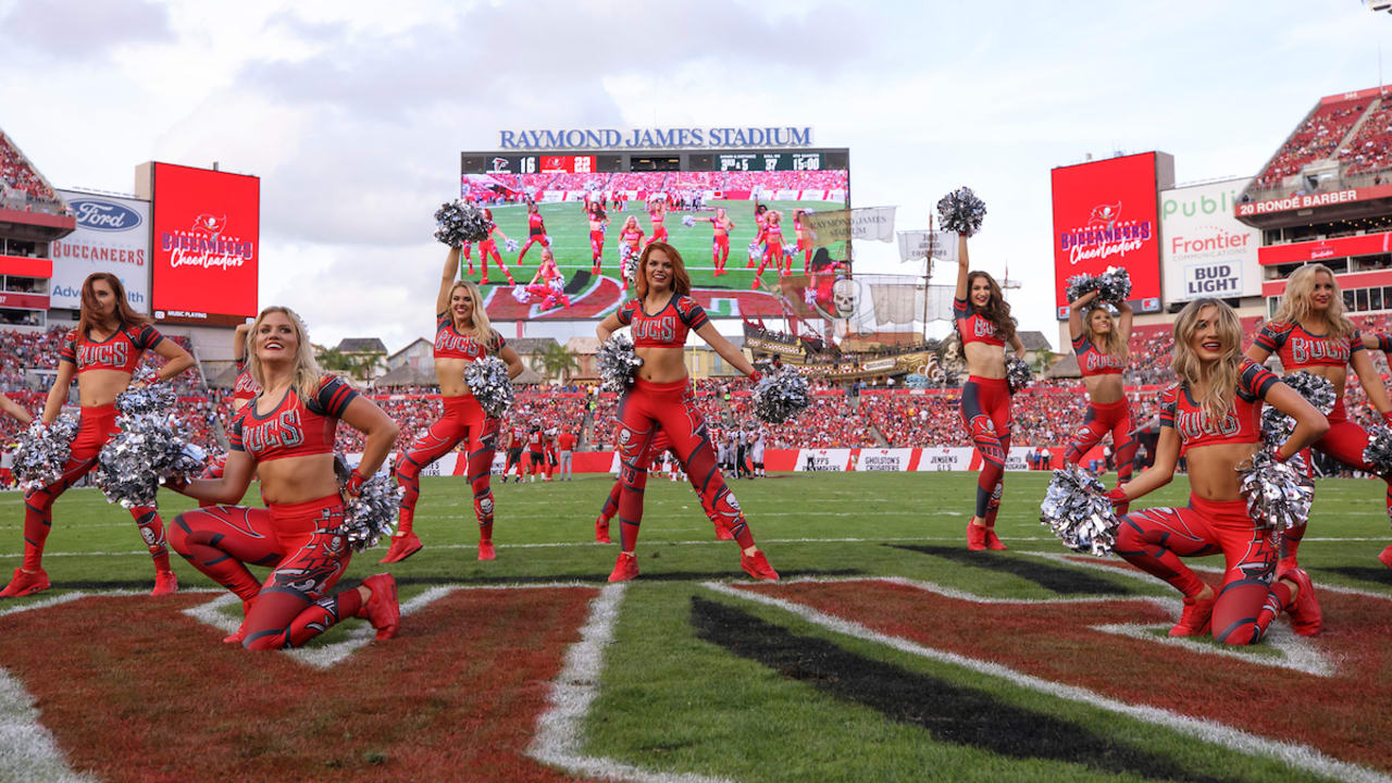 Bucs Cheerleaders Gameday Photos | Bucs vs. Falcons Week 17