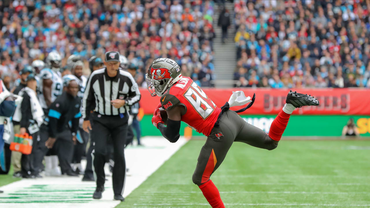 Bucs Waive Devante Bond, Bobo Wilson