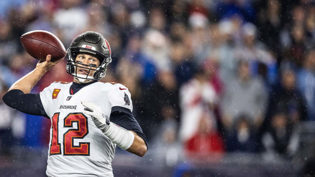 Tom Brady Breaks All-Time Career Passing Yards Record | Mic'd Up