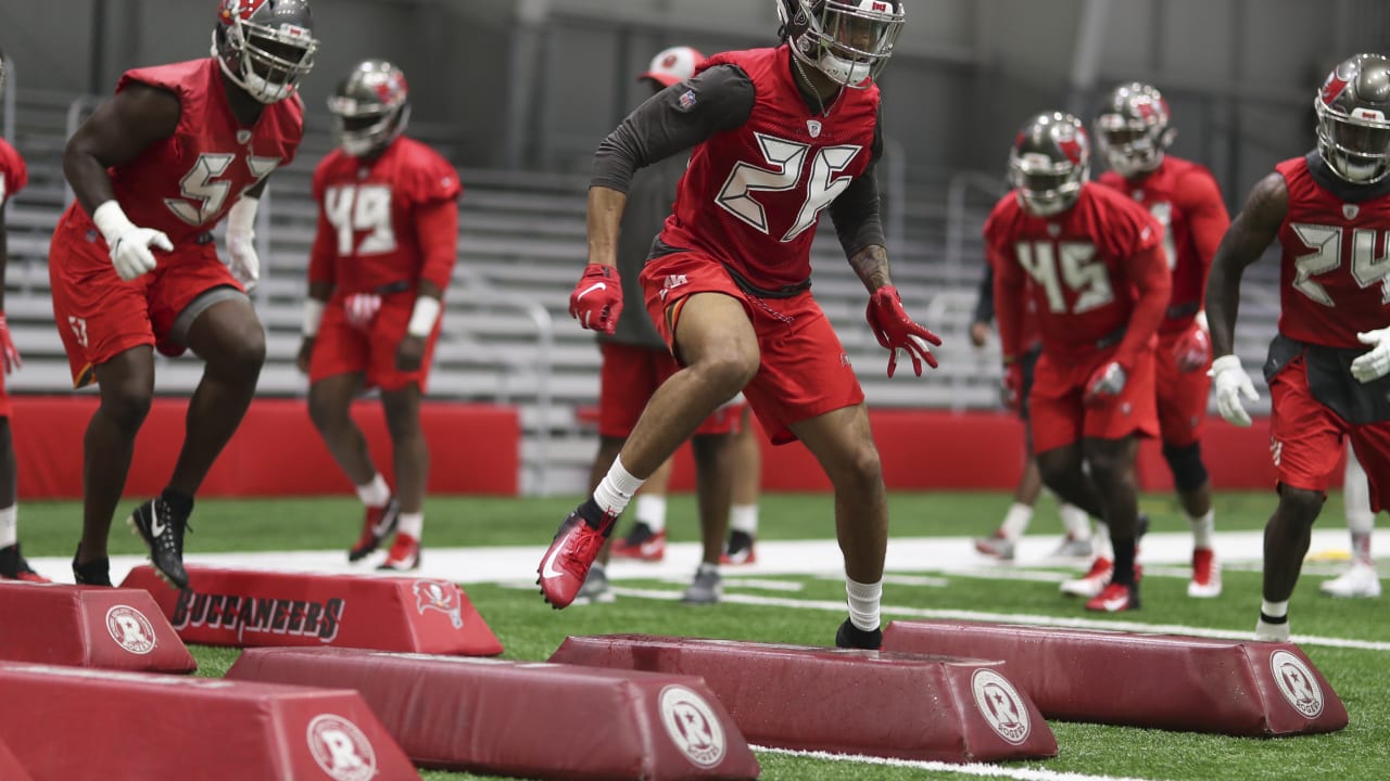 Best Photos of the Offseason: Bucs DBs