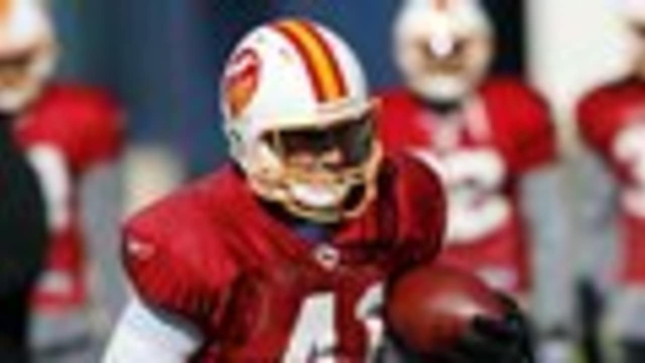 Lynch Gets the Call in Bucs Secondary