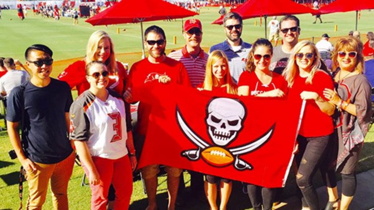 Photos: Fan Friday, Week 3