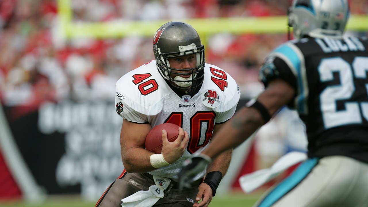 Photos: Mike Alstott vs Carolina