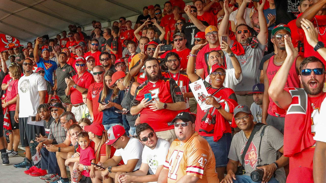 Photos: Fans at Training Camp, August 5