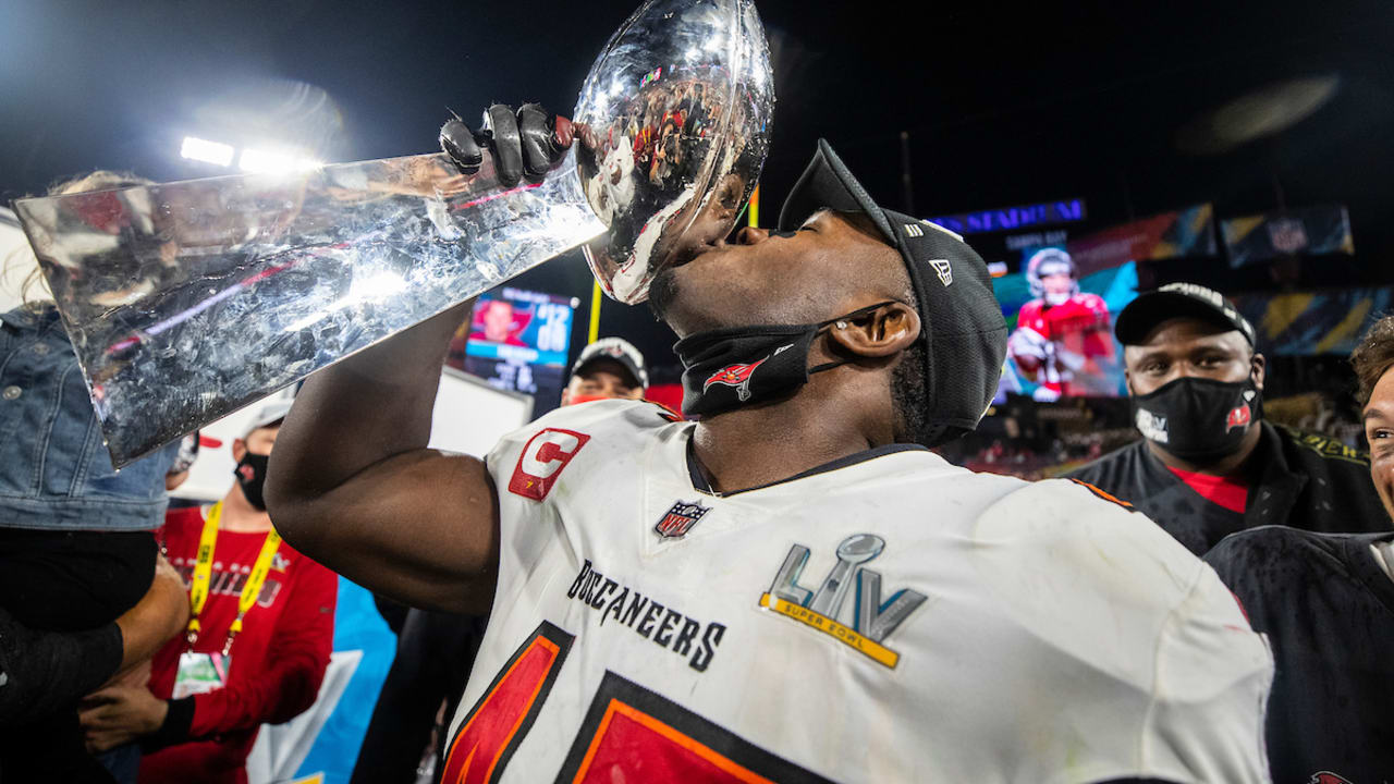 Best Photos of Lavonte David and Devin White