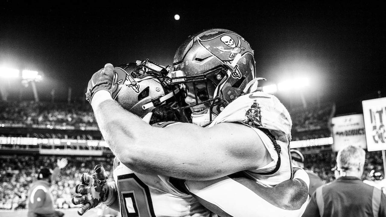 Rams vs. Bucs Week 9 | Top Images Gallery