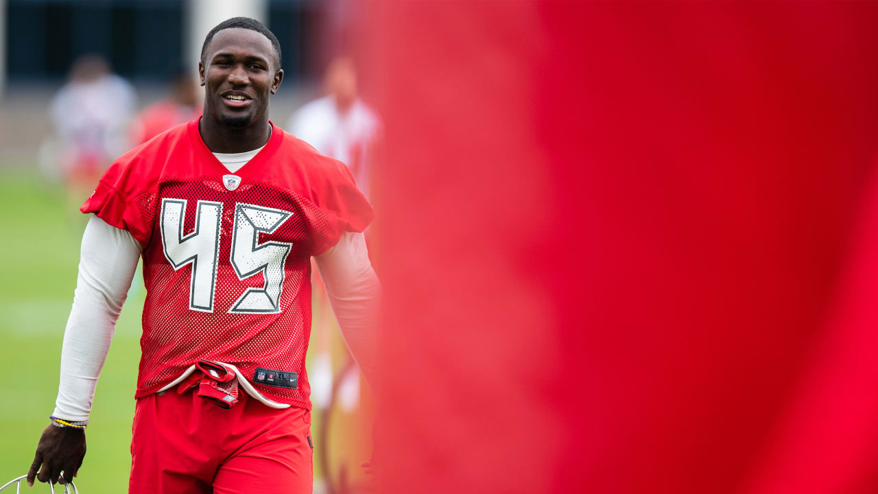 Bond Between Linebackers Devin White and Kevin Minter Comes Full Circle