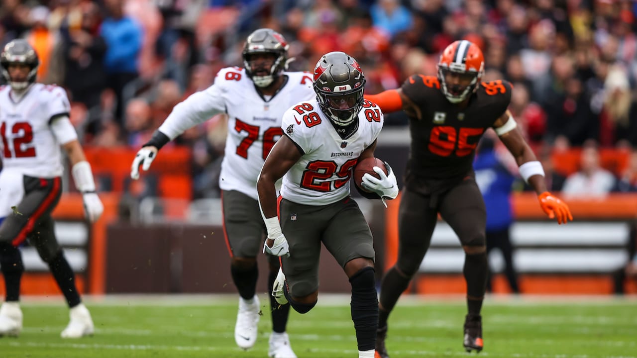 NFL Week 12: Tampa Bay Buccaneers vs. Cleveland Browns Team Score ...