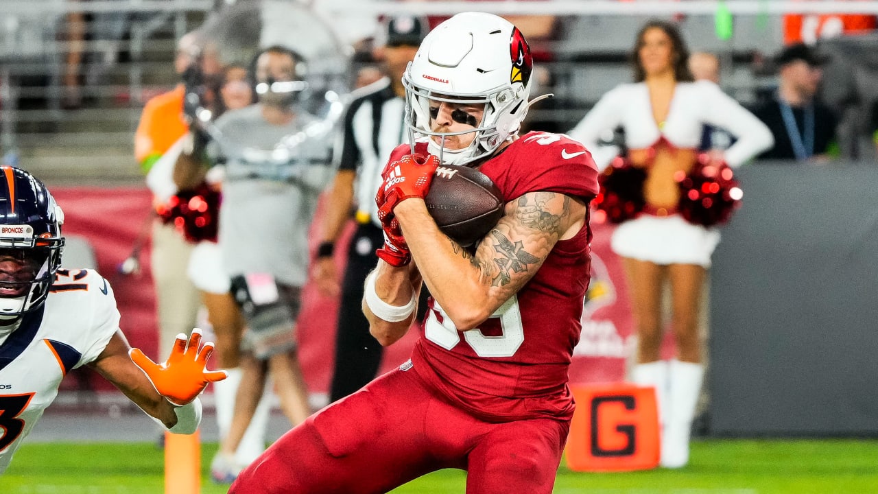 HIGHLIGHT: Tune Connects With Davis On Easy Pitch And Catch For Six