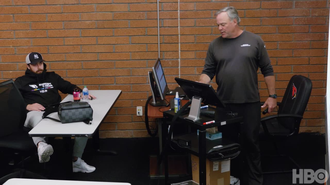 'Hard Knocks': Linebackers Coach Bill Davis Challenges Team 'To Play ...