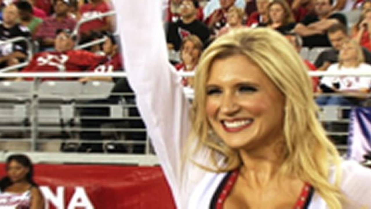 Cheerleader of the Week - Laura