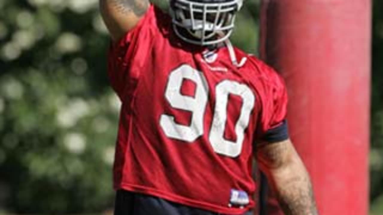 Dockett Looking For His Teammates