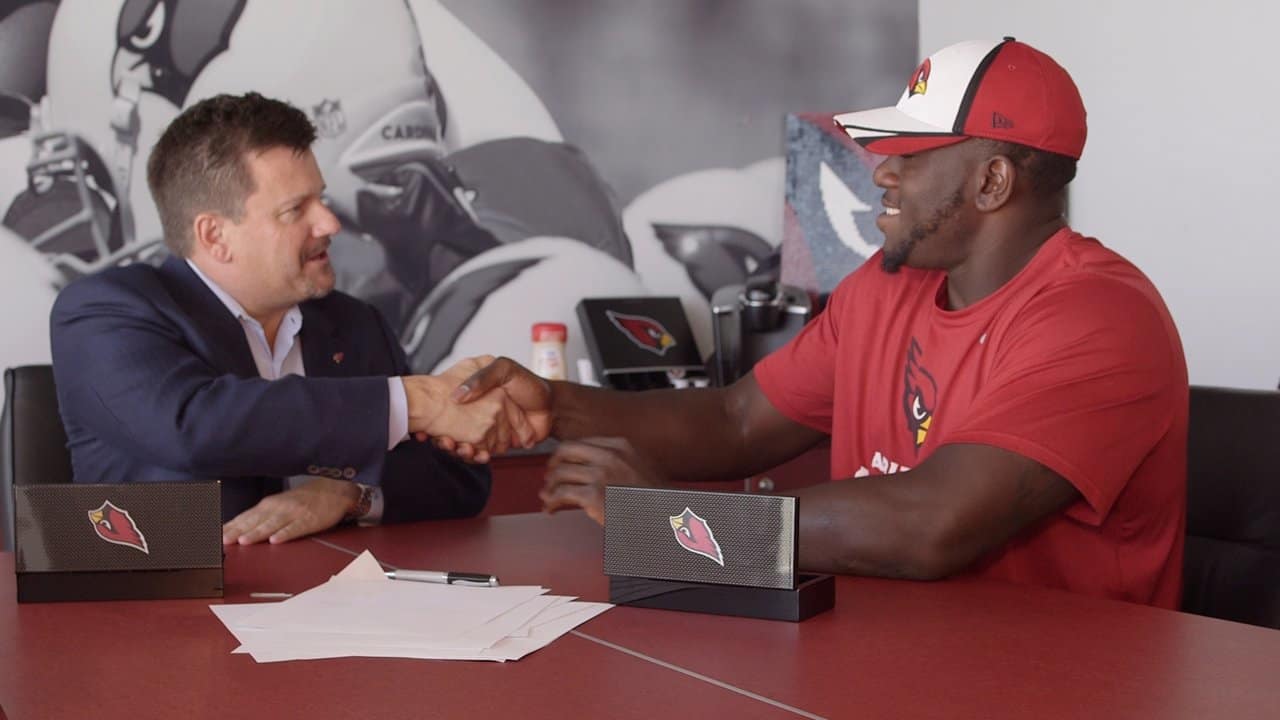 Rodney Gunter signs contract with Cards