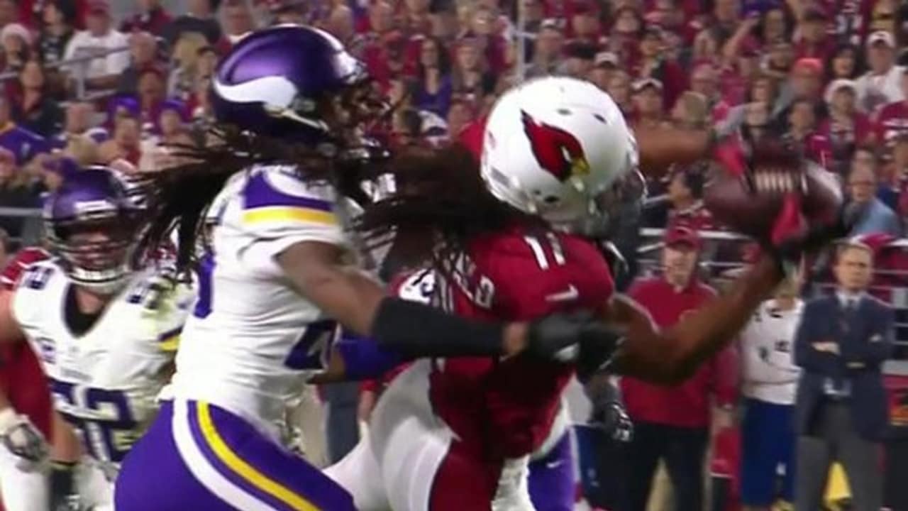 Highlight: Fitzgerald snags pass for 17-yard gain