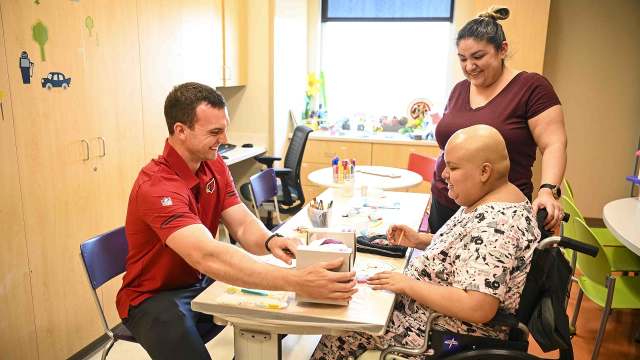PHOTOS: Nolan Cooney Visits Phoenix Children's Hospital