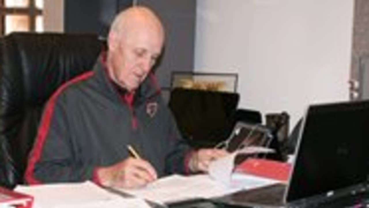 Tom Pratt Stays Current For Cardinals