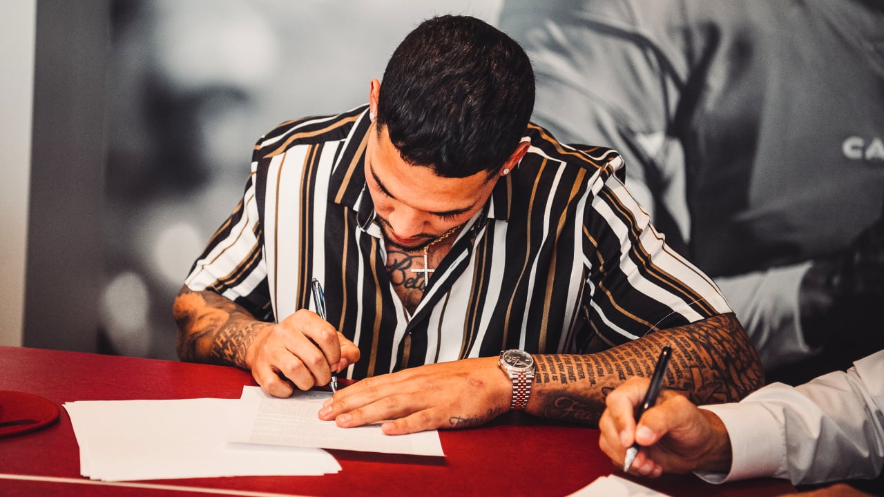 James Conner Signs Contract With Cardinals