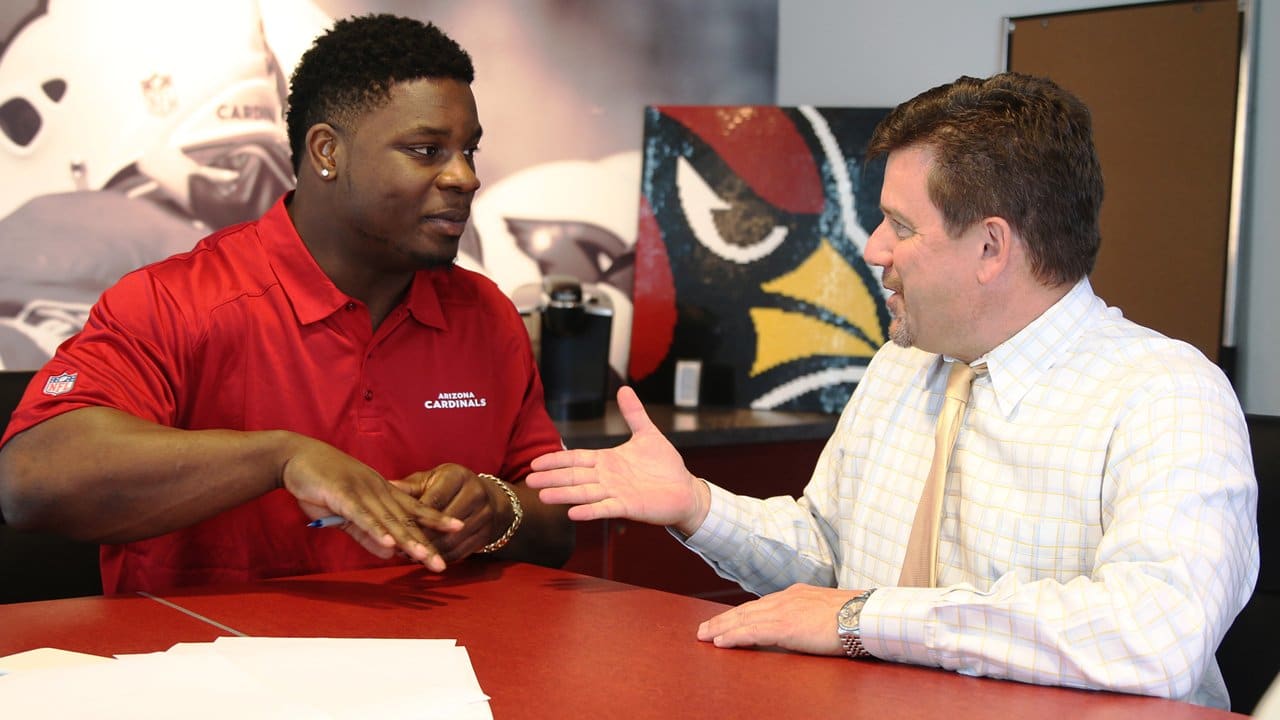 Sean Weatherspoon officially signs with Cardinals