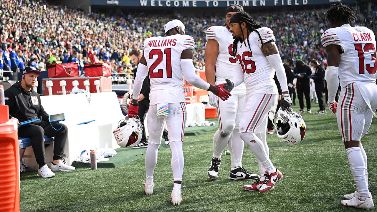 Rookie cornerback Garrett Williams makes his first NFL interception ...