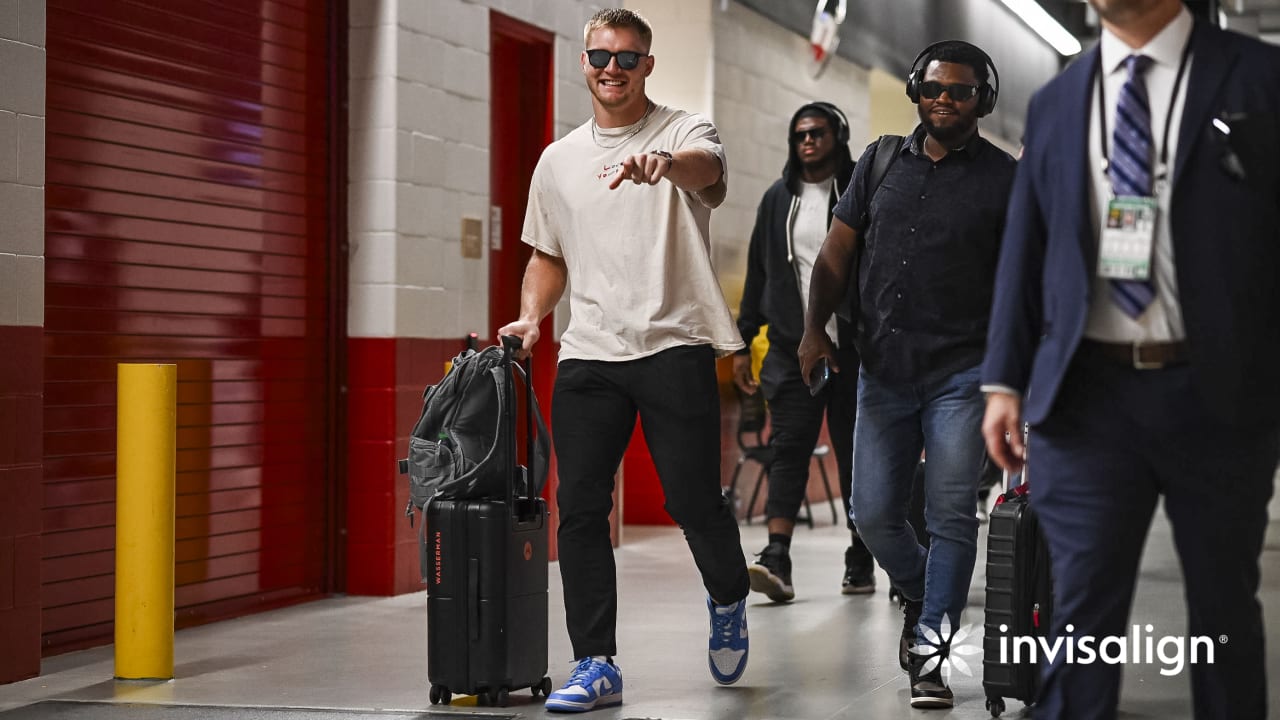 ARRIVAL PHOTOS: Week 4 Vs. San Francisco 49ers