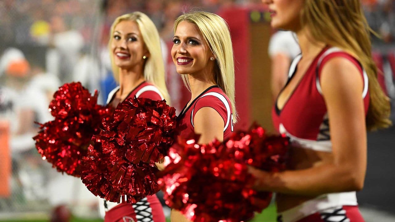 Cheerleader Of The Week - Alicia