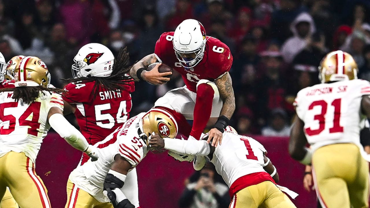 HIGHLIGHT: Conner Goes Airborne To Pick Up First Down