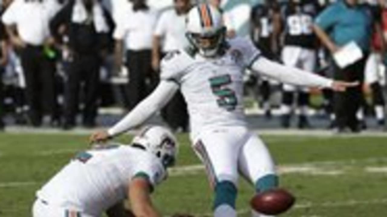 Dan Carpenter Signed To Battle Feely