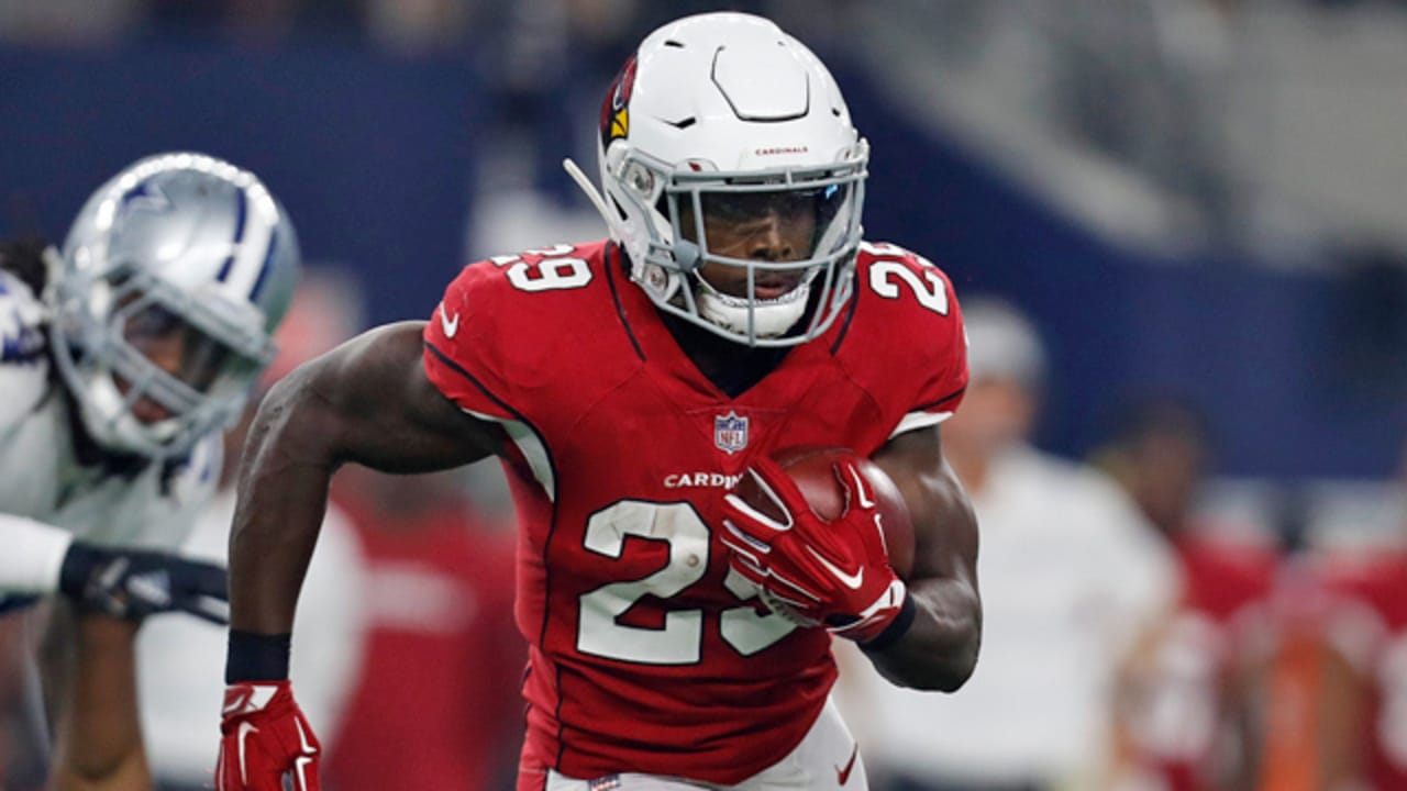 Edmonds Hops Past Defender, Sprints For 28 Yards