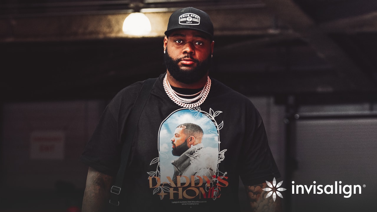 Cardinals Arrive For The Texans Game