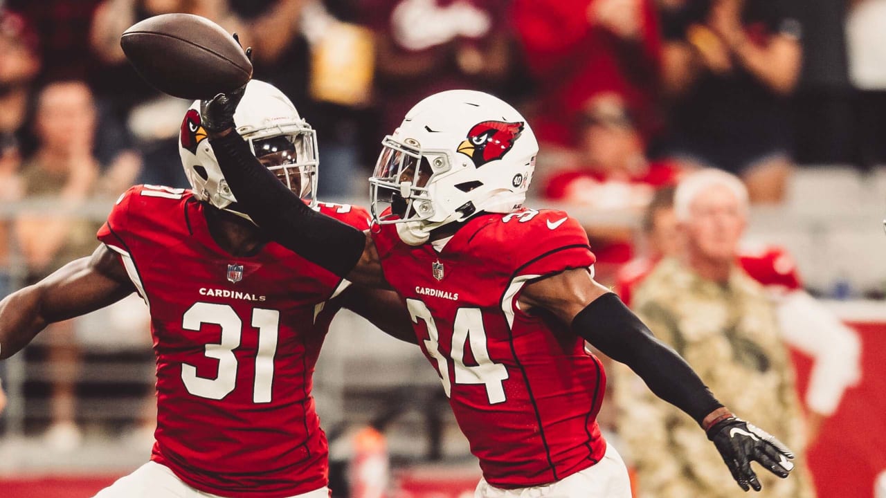 Thompson Lays Out To Pick Off Walker